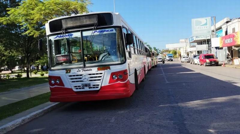 Sigue el paro de colectivos y hubo protesta de choferes - Diario La Voz ... Sigue el paro de colectivos y hubo protesta de choferes - Diario La Voz ...