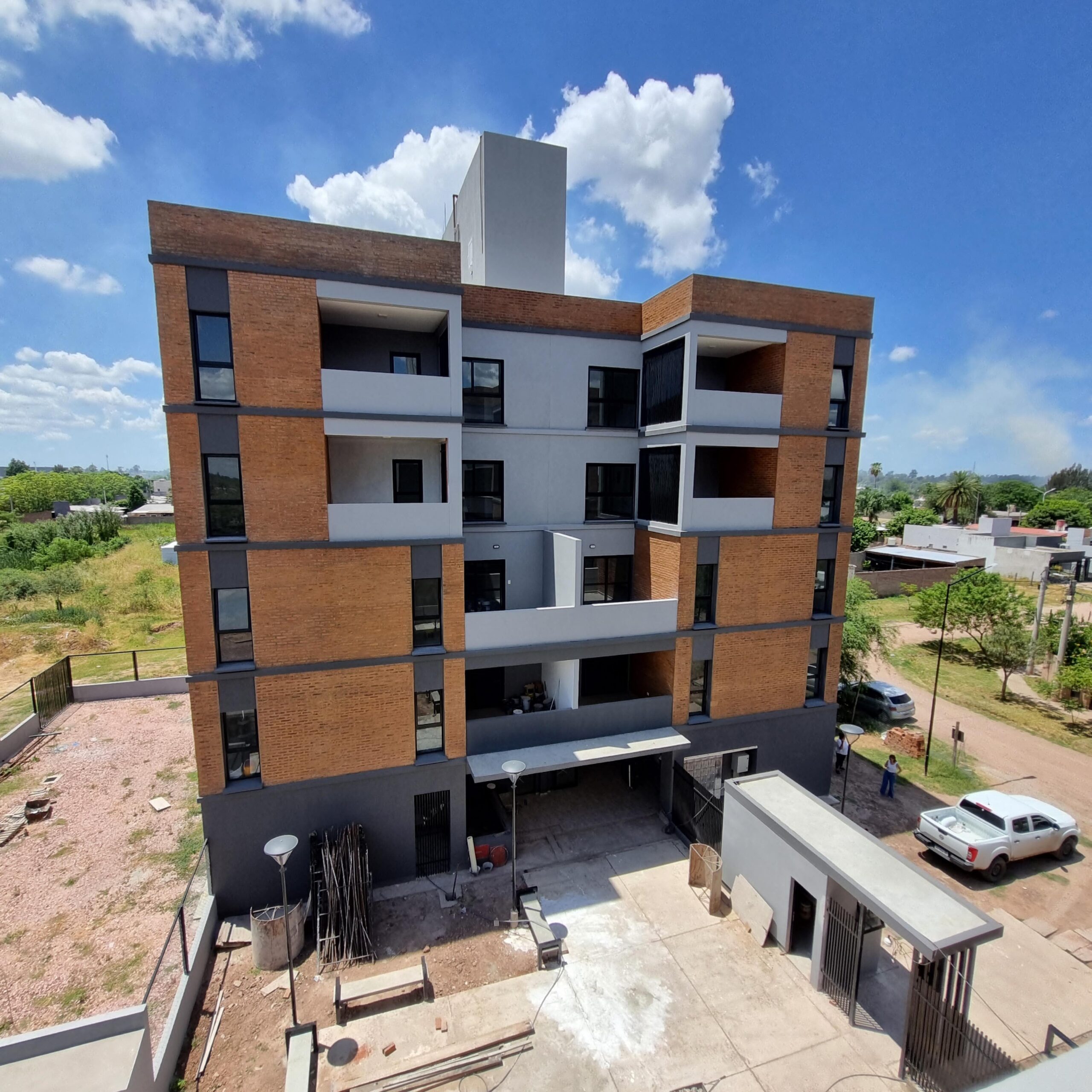 Mirá los dos edificios con 32 departamentos que están finalizando en Sáenz Peña - Diario La Voz ...